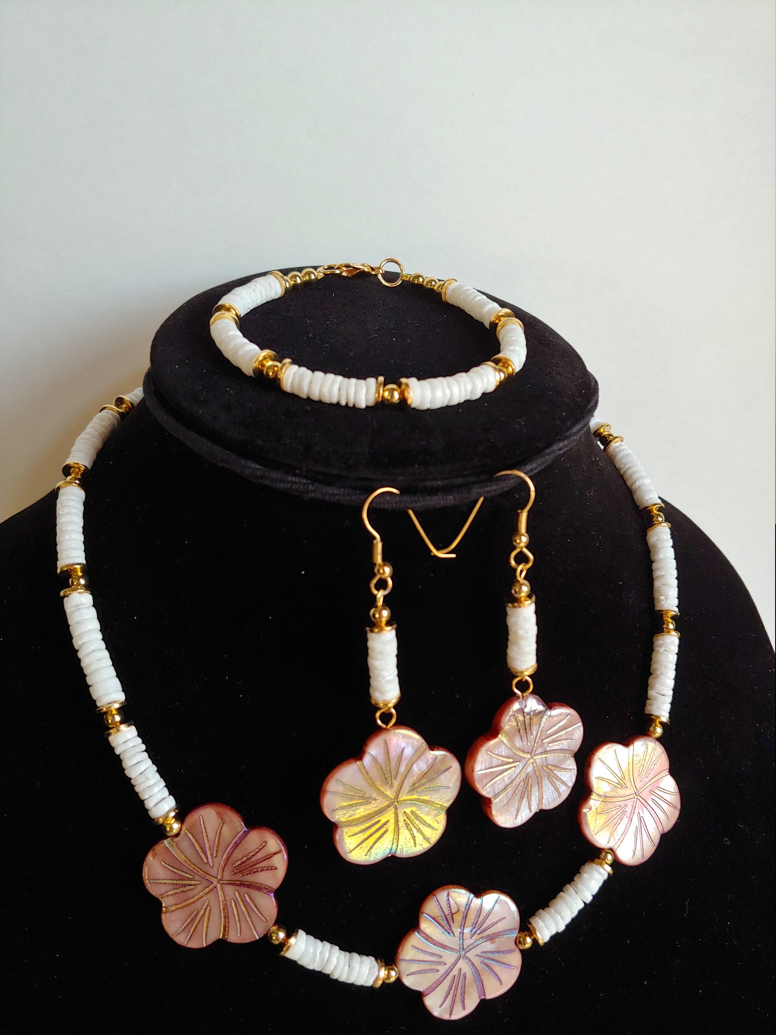 Mother-of-pearl AB Flowers and White Litub Shell Heishi - Etsy