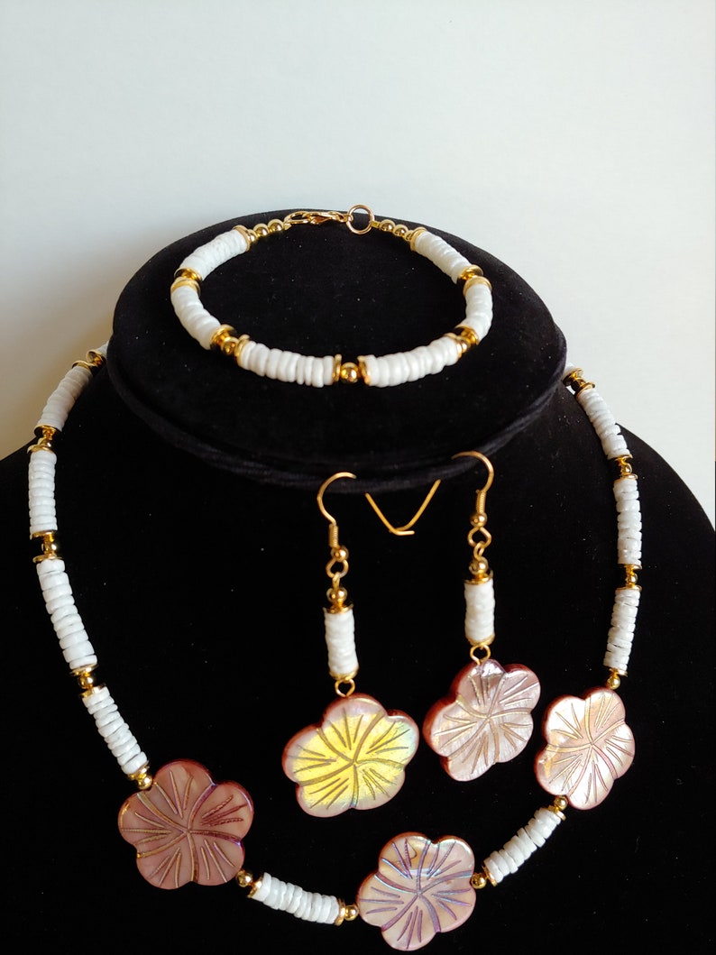 Mother-of-pearl AB Flowers and White Litub Shell Heishi - Etsy