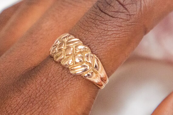 9ct Gold Chunky Embossed Ring - Gem