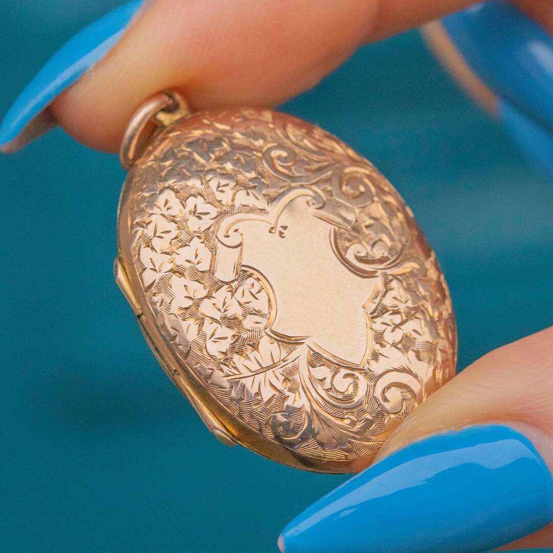 Antique 9ct Gold Oval Engraved Locket - Etsy
