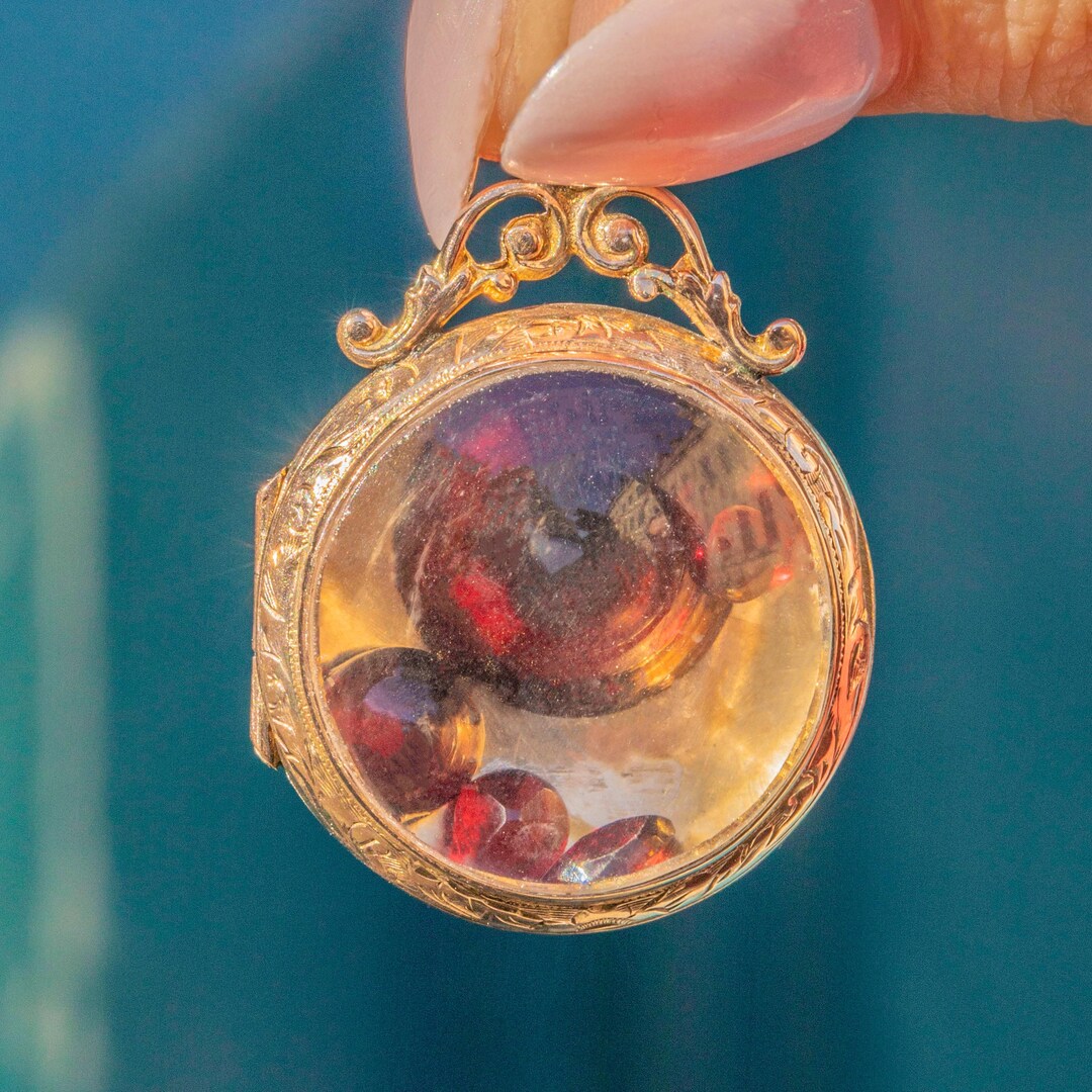 Antique 9ct Gold Shaker Locket, Loose Garnets - Etsy