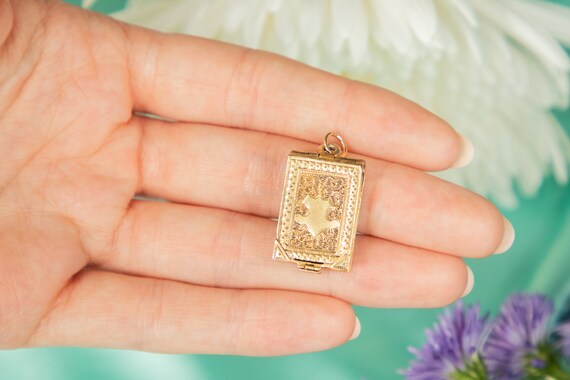 Victorian 15ct Gold "Book" Locket - Gem