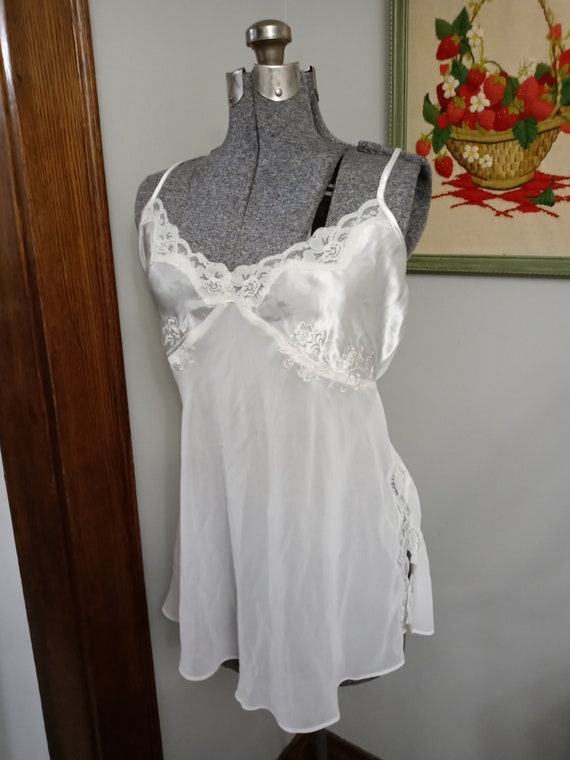Vintage white negligee - Gem