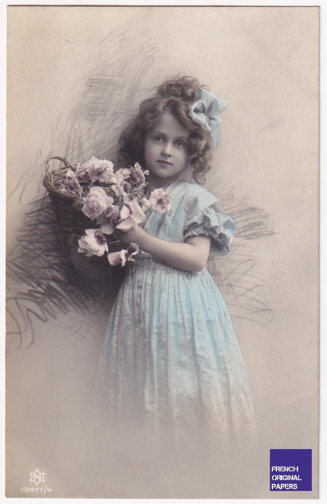 Lovely Little Girl & Rose Flowers Gift - Lovely Photo Old Postcard 1909 - Grete Reinwald Like ...
