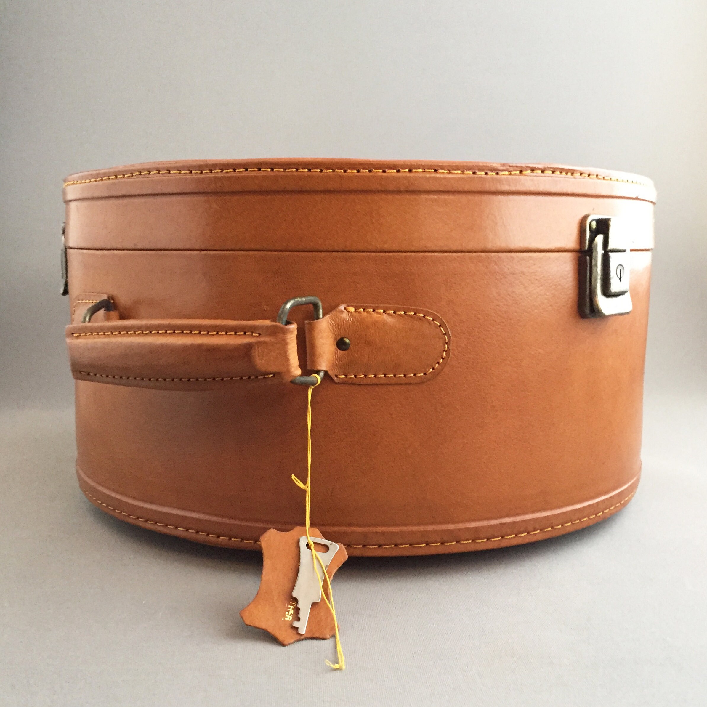 leather-hat-box