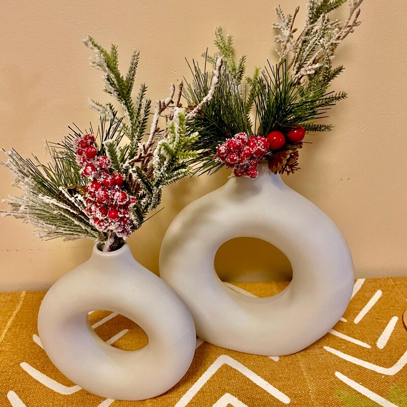 White Donut Vase - Etsy