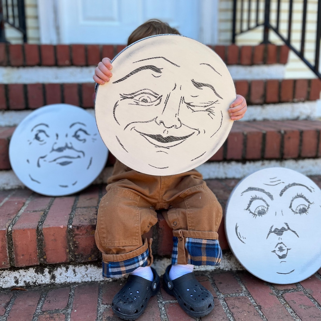 12“ Winking Man in the Moon Sign: Hand Painted Birch Wood Circle Art ...