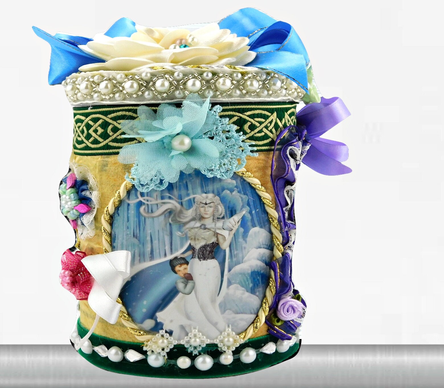 Wonderland gift box The Ice Queen and the Sea | Etsy