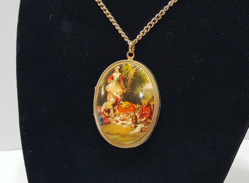 Vintage Gold Locket Necklace Colonial Scene - Etsy