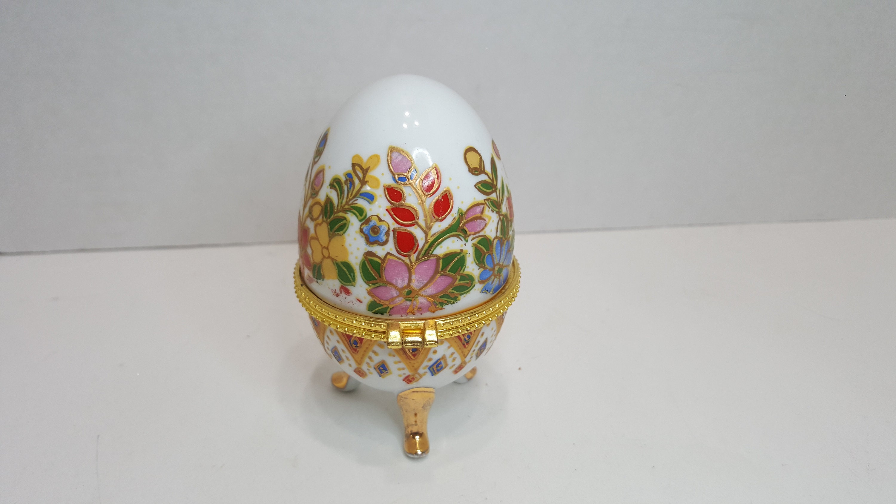 Vintage Porcelain Footed Egg Trinket Box Hinged Lid
