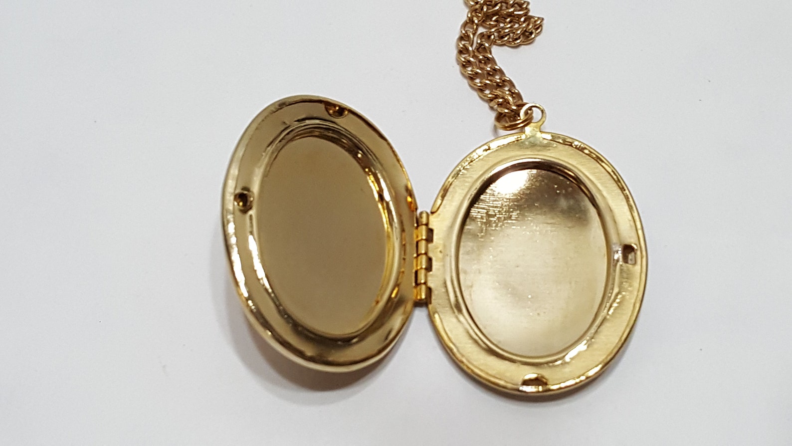 Vintage Gold Locket Necklace Colonial Scene - Etsy