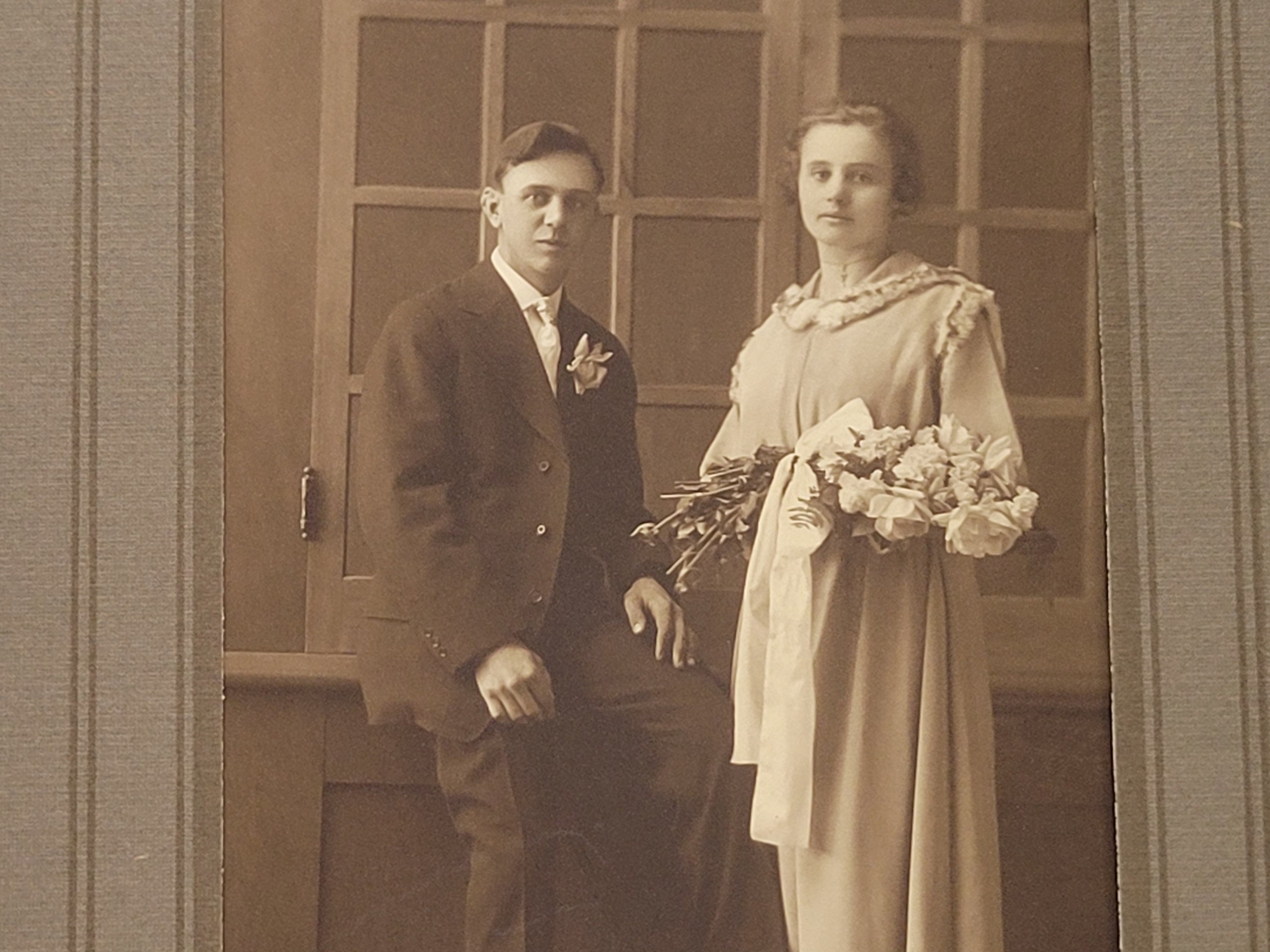 Early 1900s Cabinet Card Photograph Portrait of Wedding Couple with ...