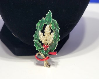 Holly Berry Brooch - Etsy