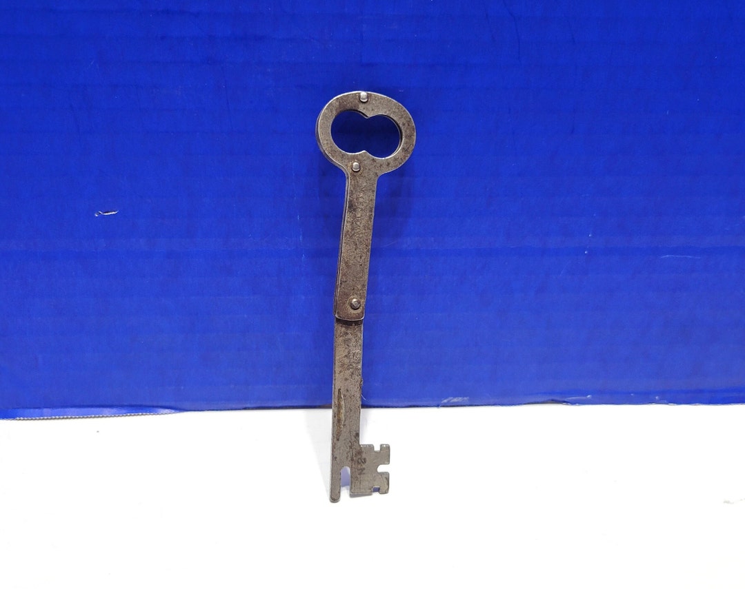 Vintage Folding Metal Skeleton Key Yale & Town - Etsy