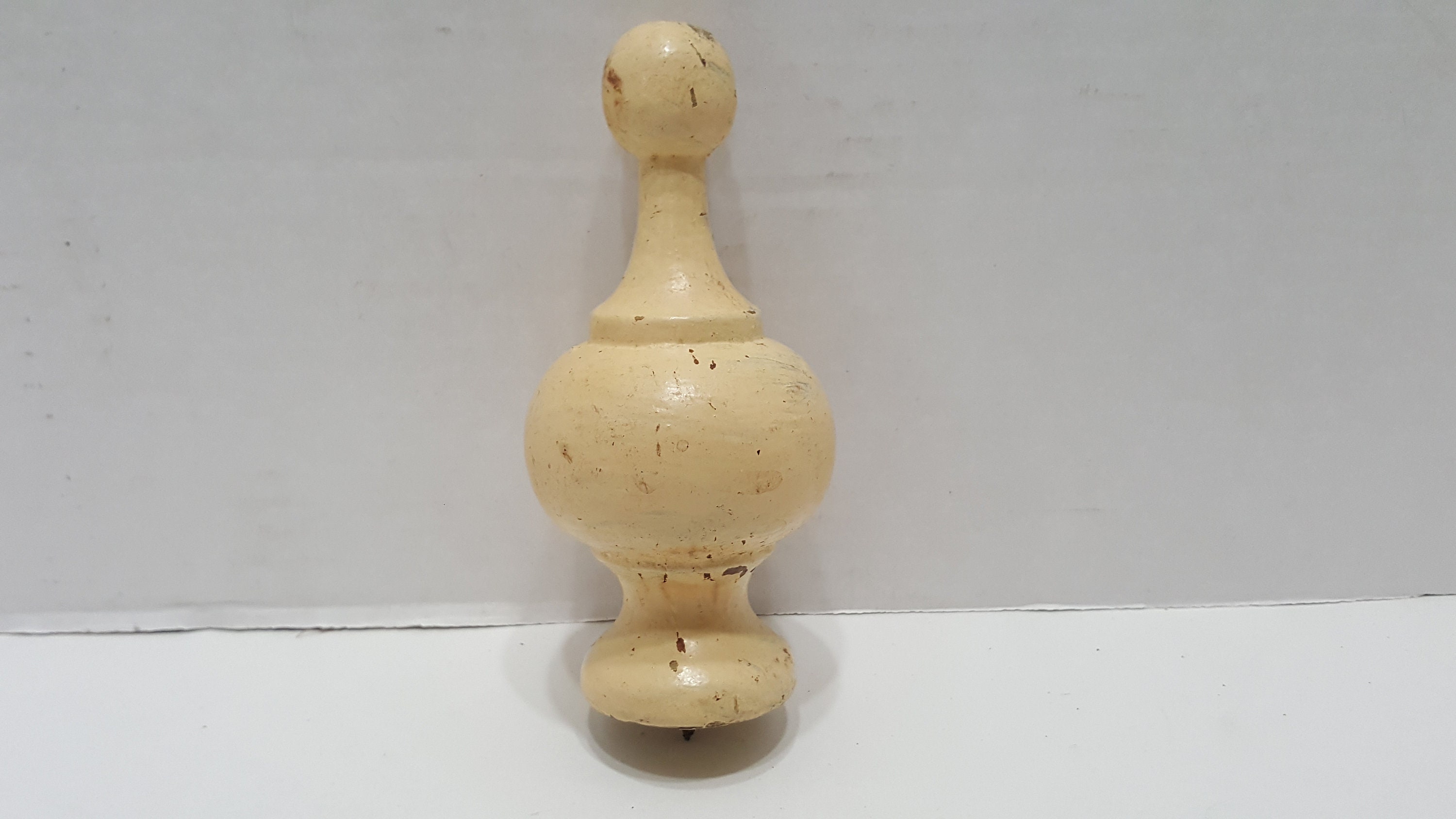Vintage Wood Finial Off-White Shabby Chic Painted