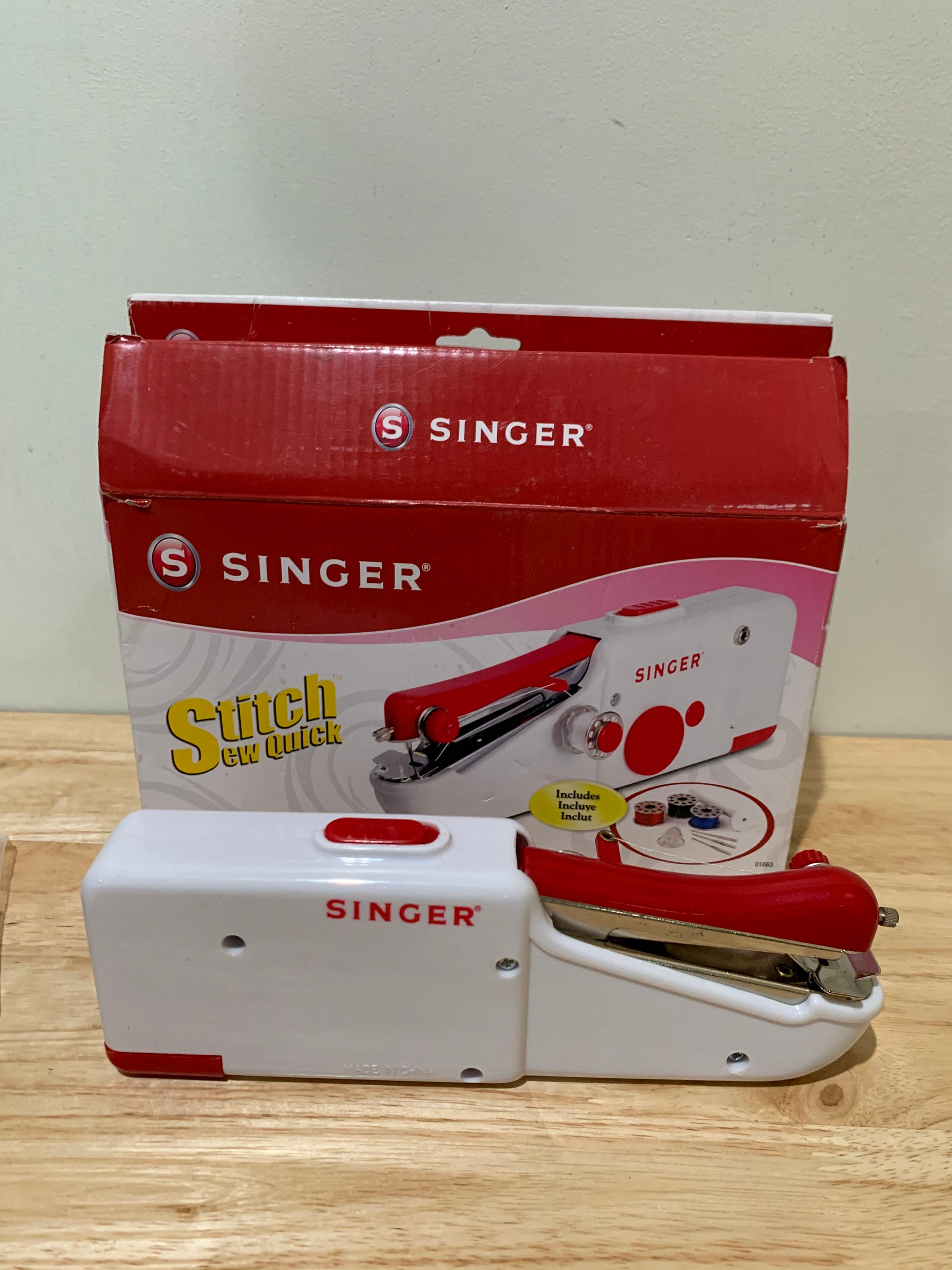SINGER Stitchsew Quick Hand Held Portable Mending Battery Operated ...