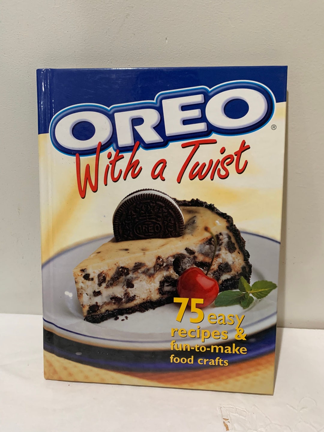 OREO* With A Twist* HC Book* 96 Pages* 1998 Nabisco Inc. - Etsy