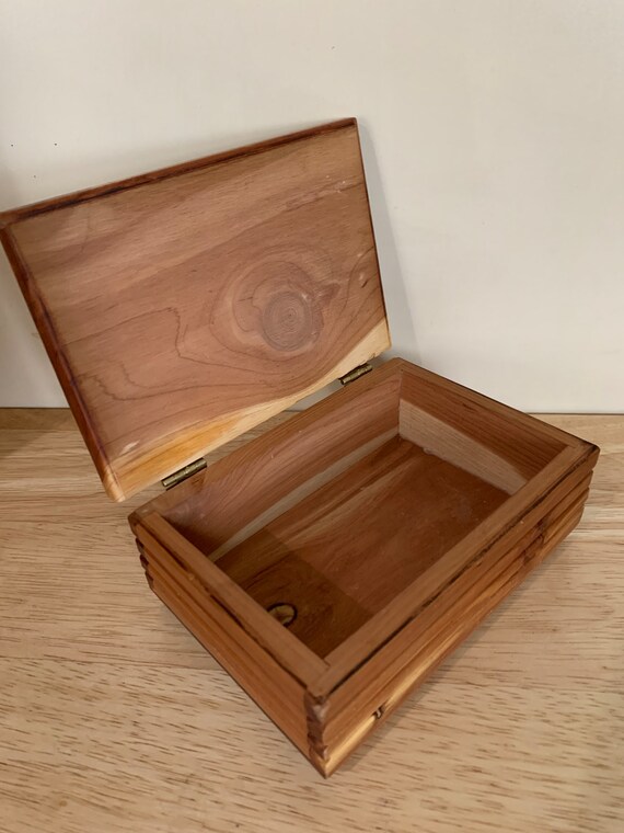 CAROWINDS* Wooden Ribbed Sides* Multi-Use Box* With I… - Gem