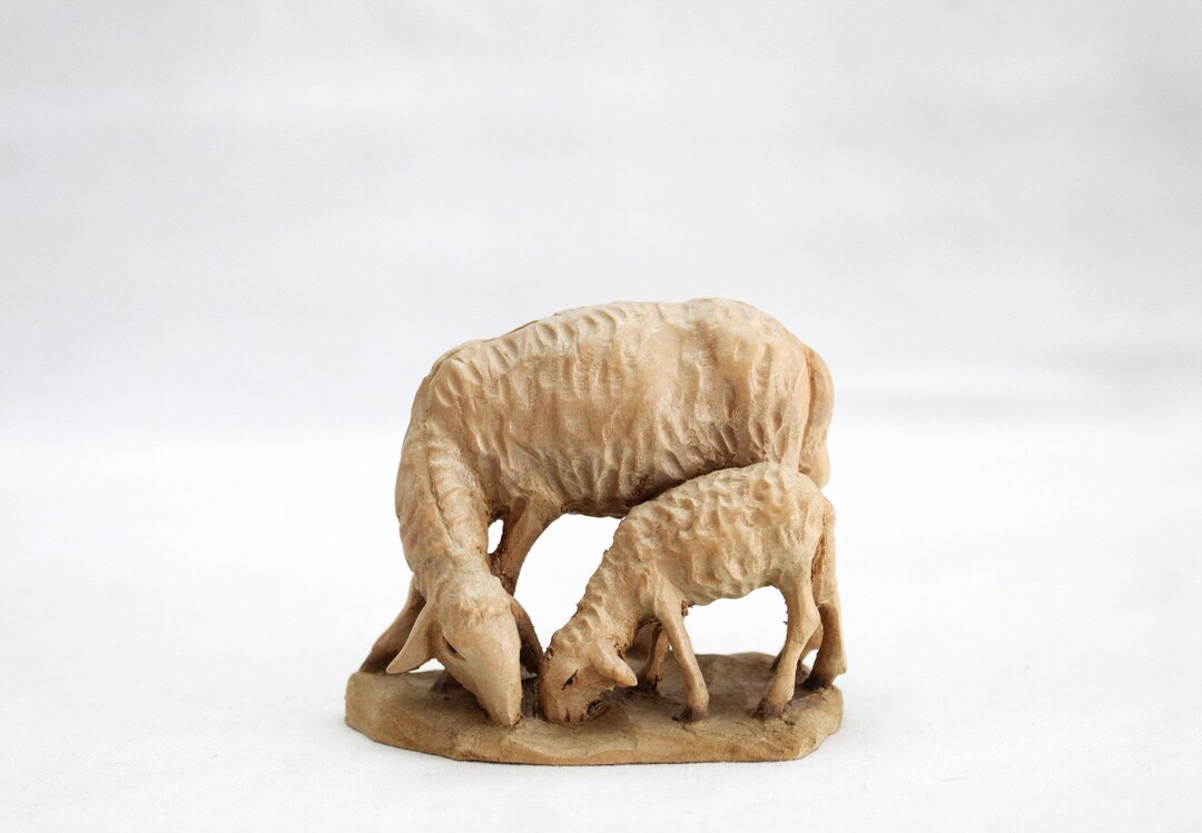 Excellent 8" Scale ANRI Ulrich Bernardi Wood Carved Grazing Sheep and ...