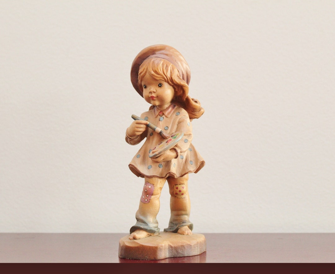 Excellent 7" Anri Sarah Kay Hand Carved Wood 'finishing Touch' Figurine ...