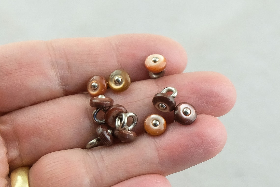 10 Antique Shell Shoe Buttons. Small MOP Shoe Buttons. | Etsy