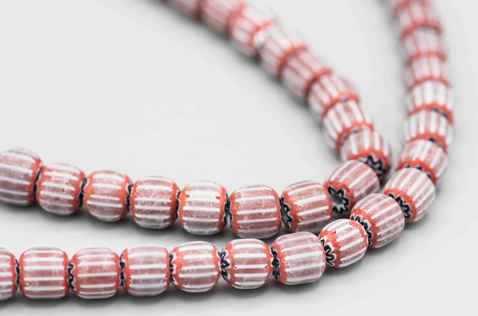Red and White Striped Chevron Beads 20 Beads on 8 - Etsy