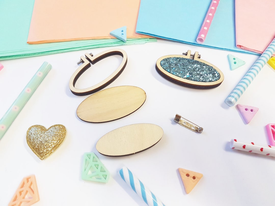 Tiny Embroidery Hoop Kit W/ Brooch Small Wooden Hoops Mini Embroidery ...