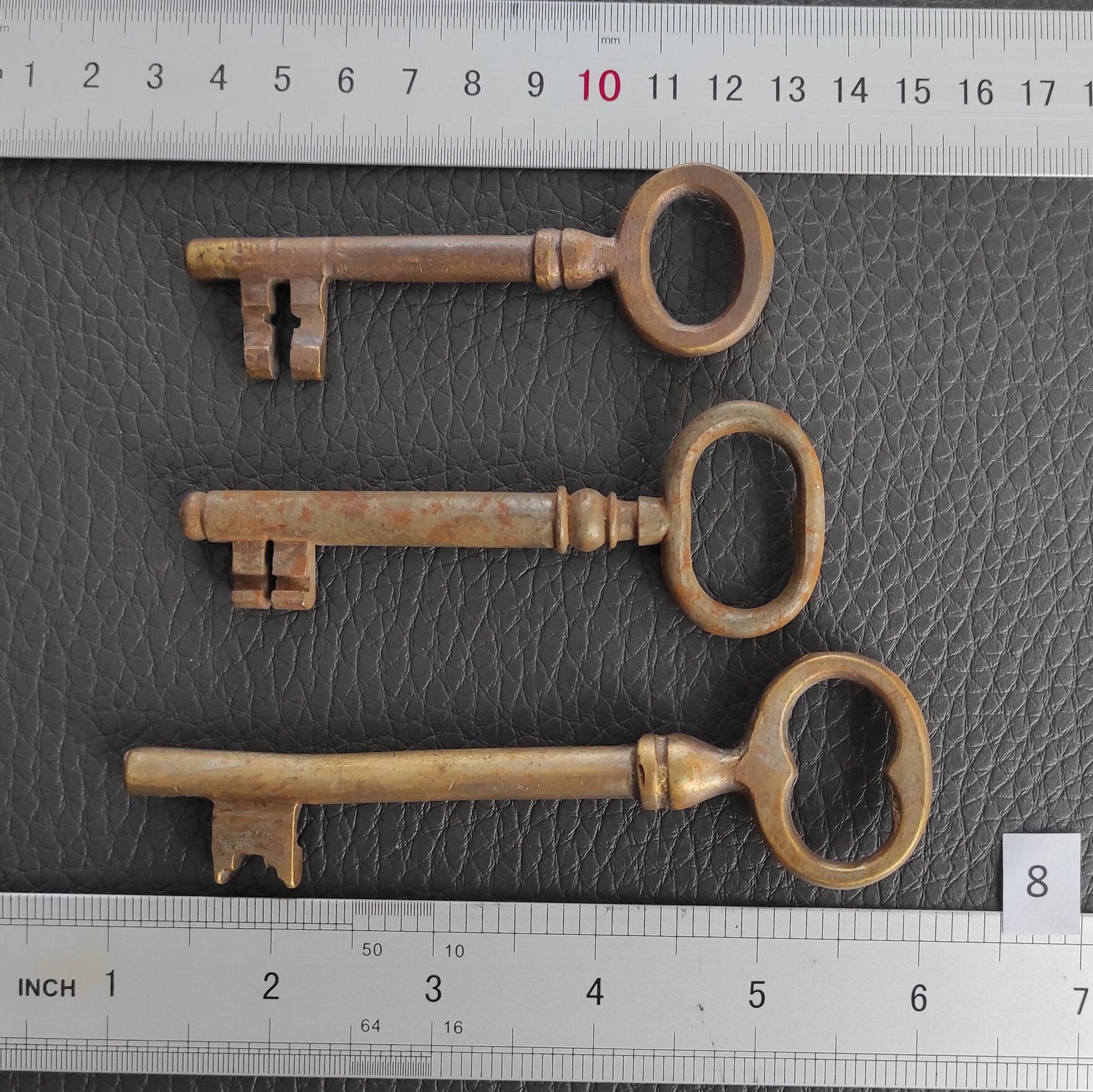 Antique Keys Vintage Skeleton Keys Rustic Keys Metal Keys Rustic Wall ...