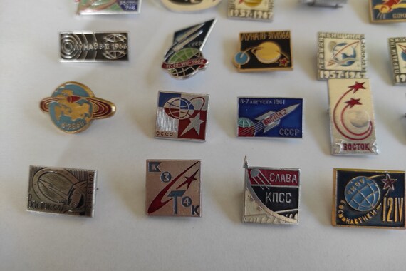 Memorabilia soviet badges rare Kosmoss program Soviet space program pin ...