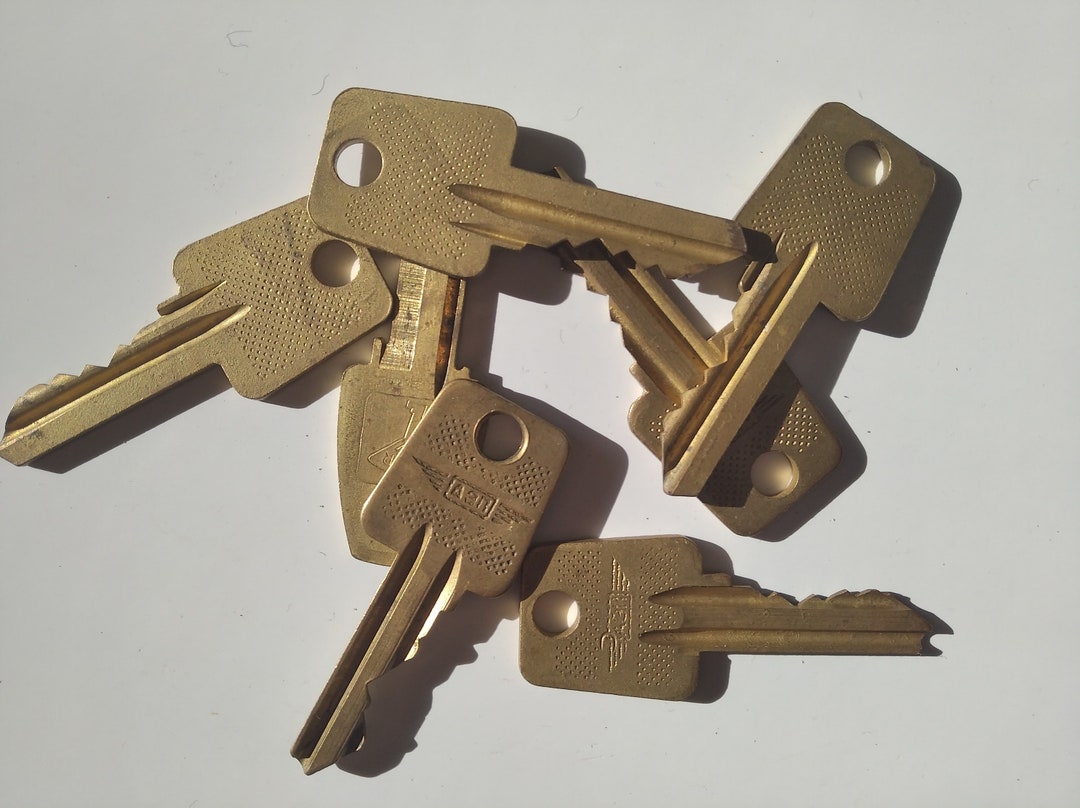 Craft Supplies for Key Necklace, Raw Material, Vintage Keys, Staple ...