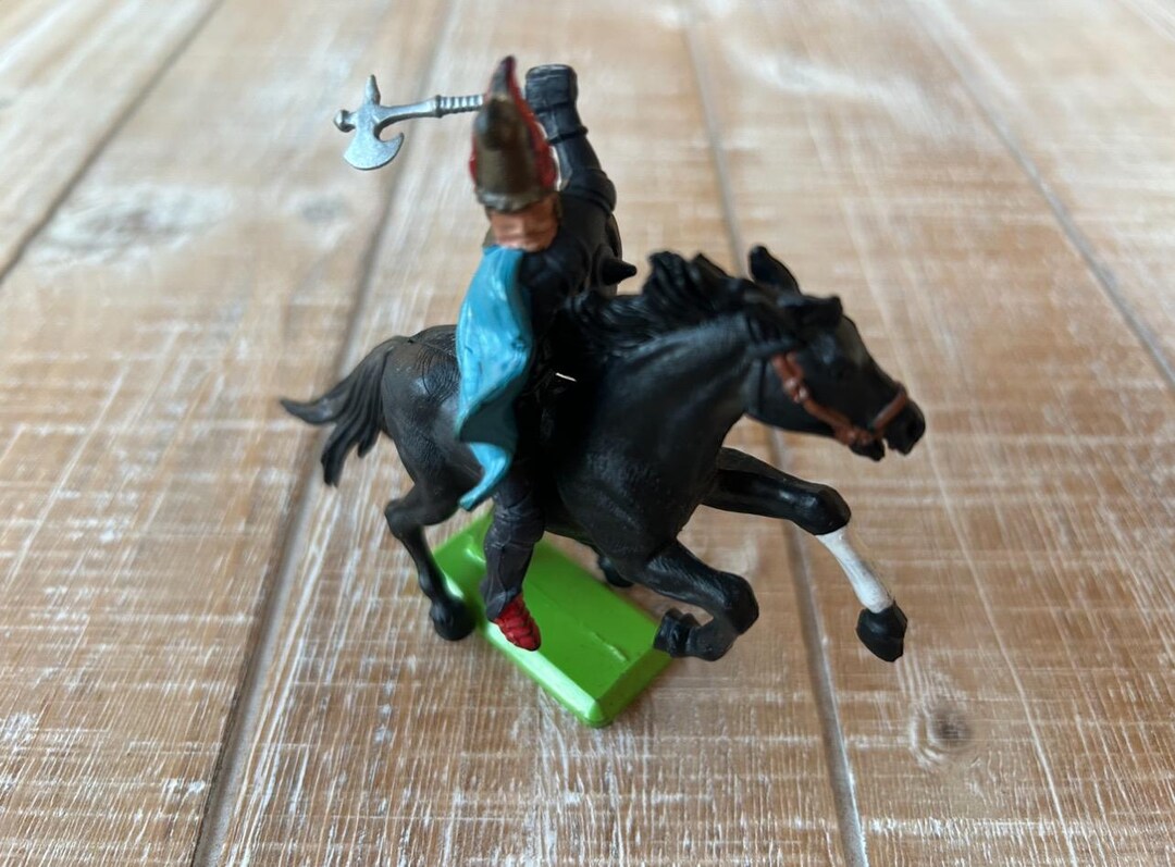 Britains Deetail Medieval Turkish Knight Toy Made in 1971, Role Playing ...