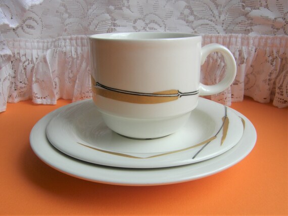 Arabia Finland: Arctica RESTA HOVI Series Set of Two Large | Etsy