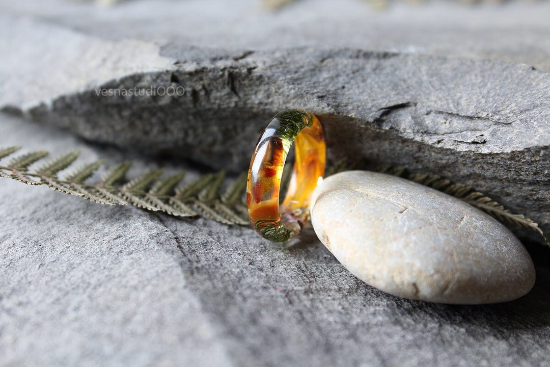 Baltic Amber Ring Heather Flowers Marigold Petals Resin Ring Pressed ...
