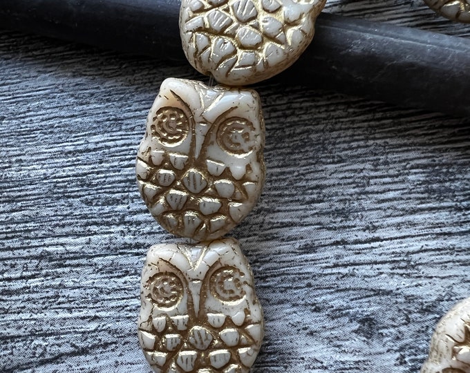 Horned Owl, Opaque Ivory With Gold Wash, 18x15mm, 4 Beads, Czech Glass ...