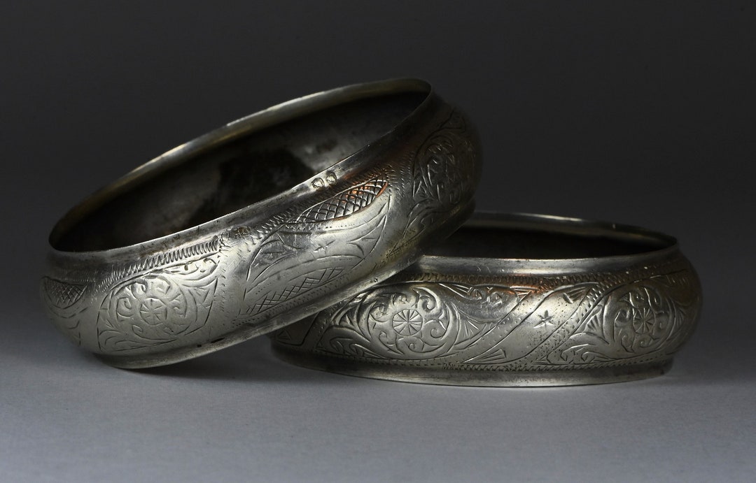 Pair of Antique Engraved Silver Bangles - Etsy