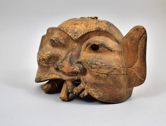 Antique chinese Bell / Mask lacquer wood - Gem