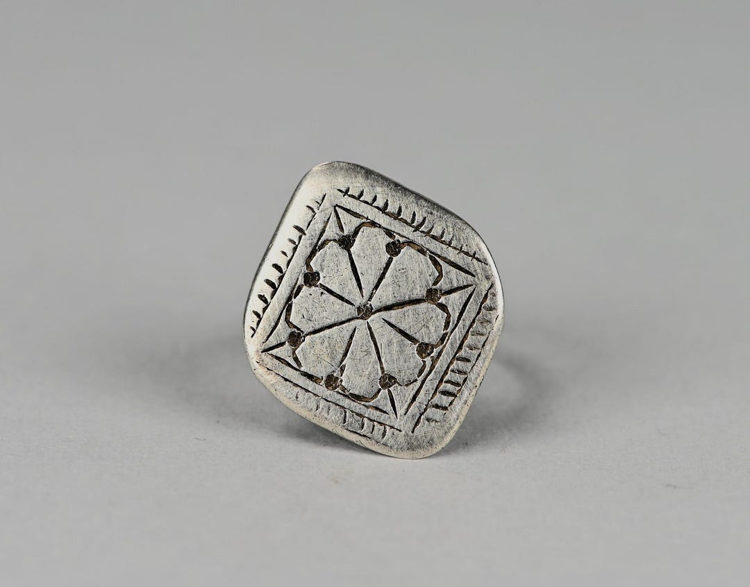 Old Omani Silver Ring - Flower Ring - Etsy