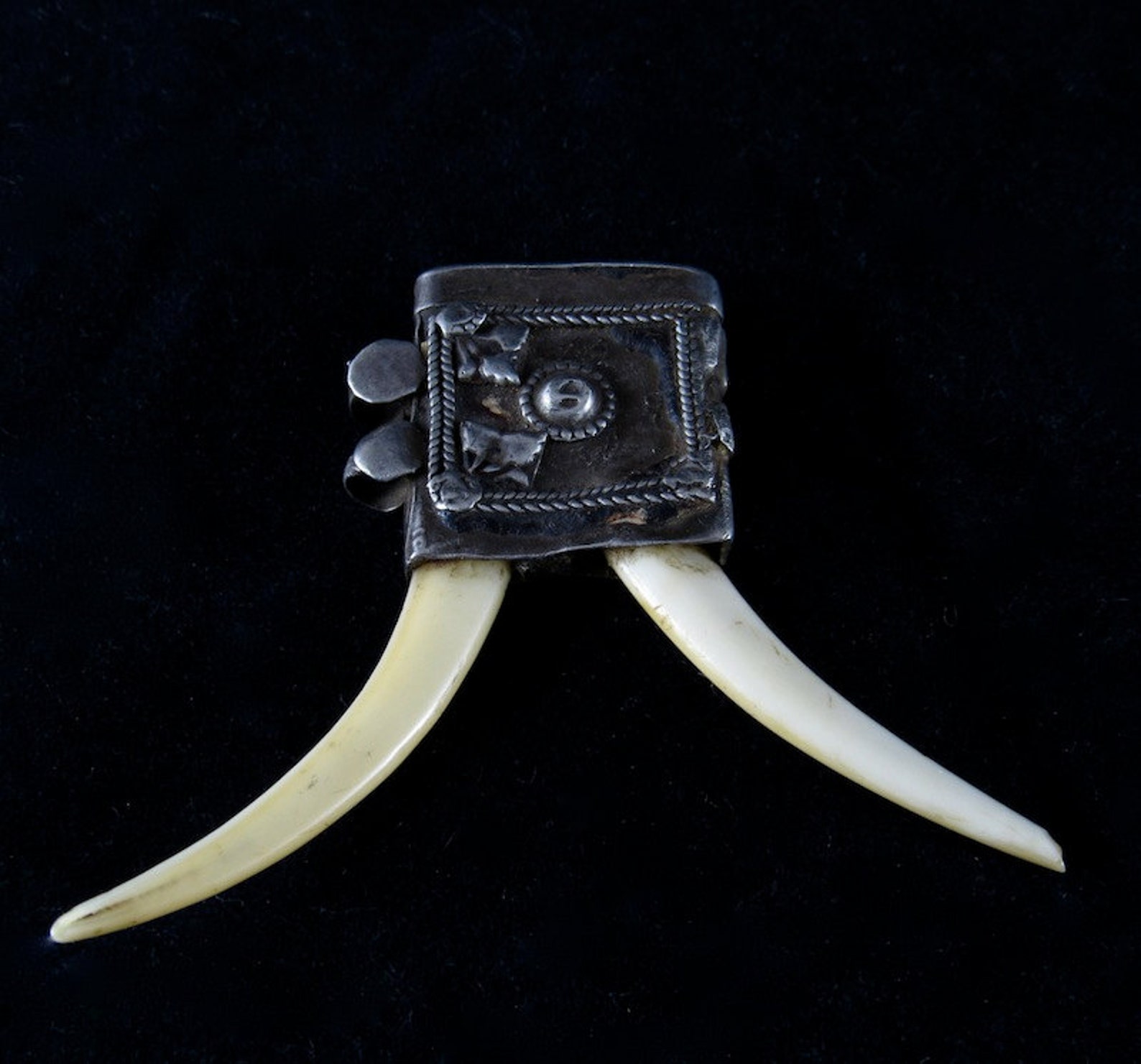 Antique Indian Silver Fangs Pendant - Etsy