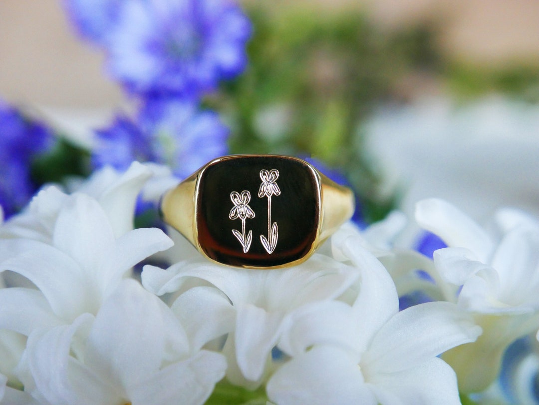 Scottish Wild Violet Wildflower Engraved Signet Ring in Sterling Silver ...