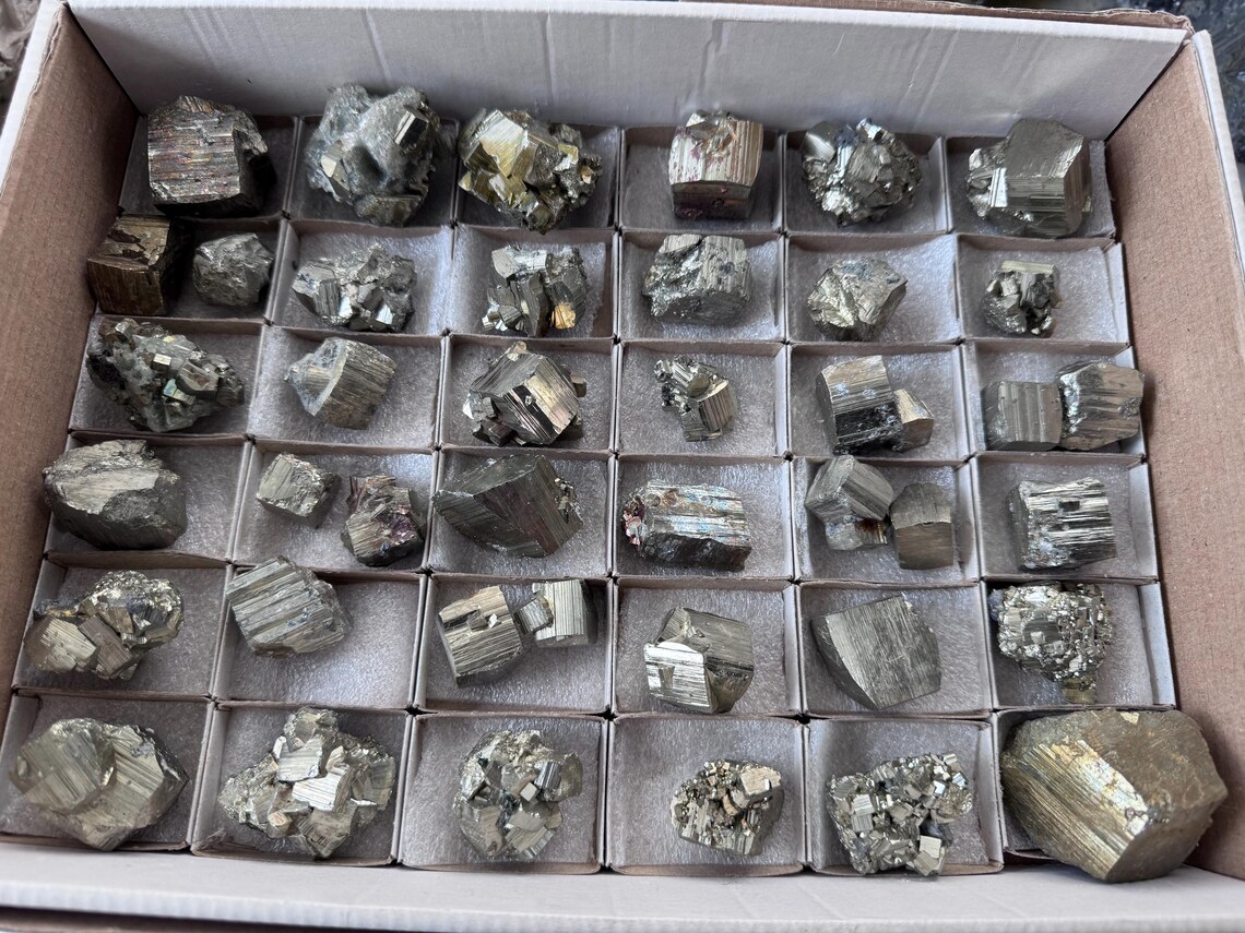 Menalite Box 230x300 Millimetres Natural Crystal Minerals Specimen ...