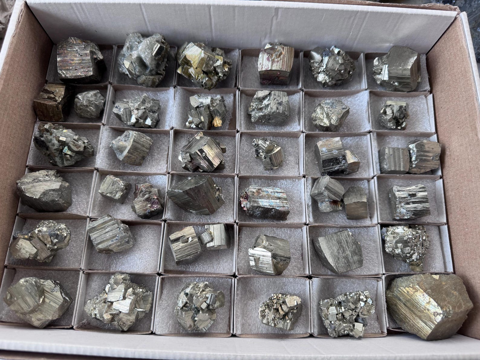 Menalite Box 230x300 Millimetres Natural Crystal Minerals Specimen ...
