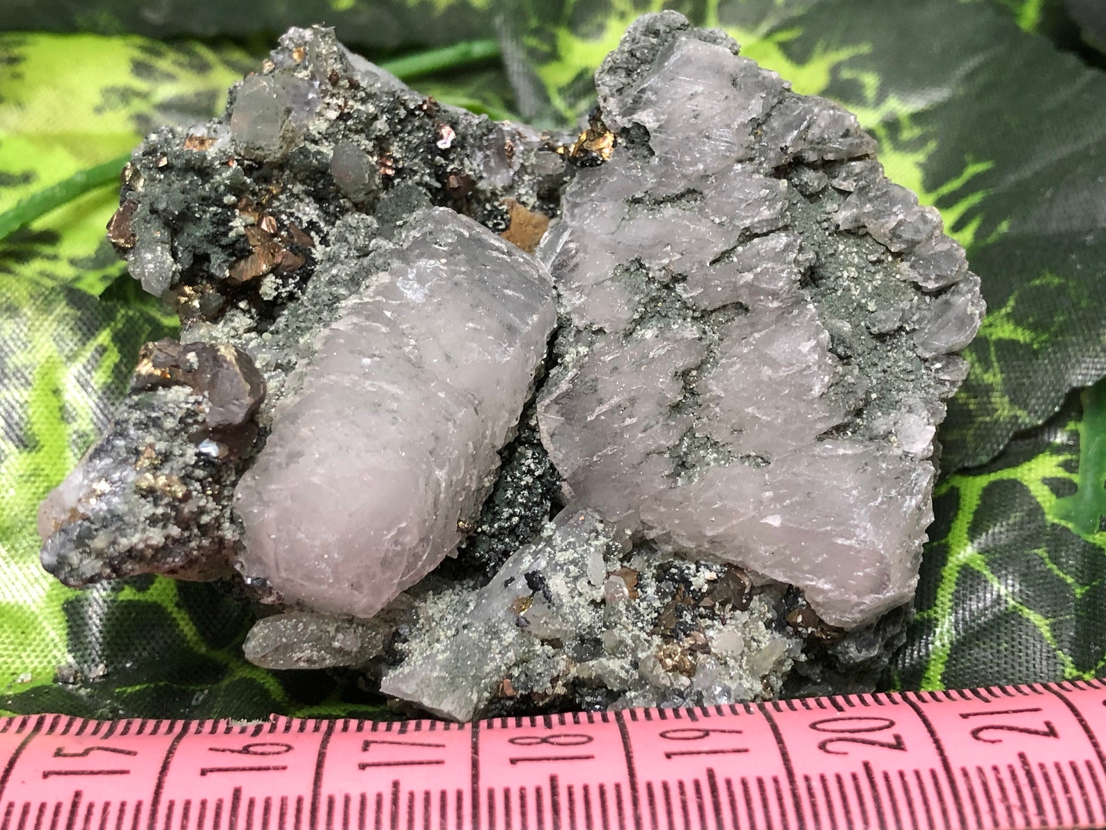 Amazing Calcite Chlorite Chalcopyrite Gyudyurska Mine Erma Reka ...