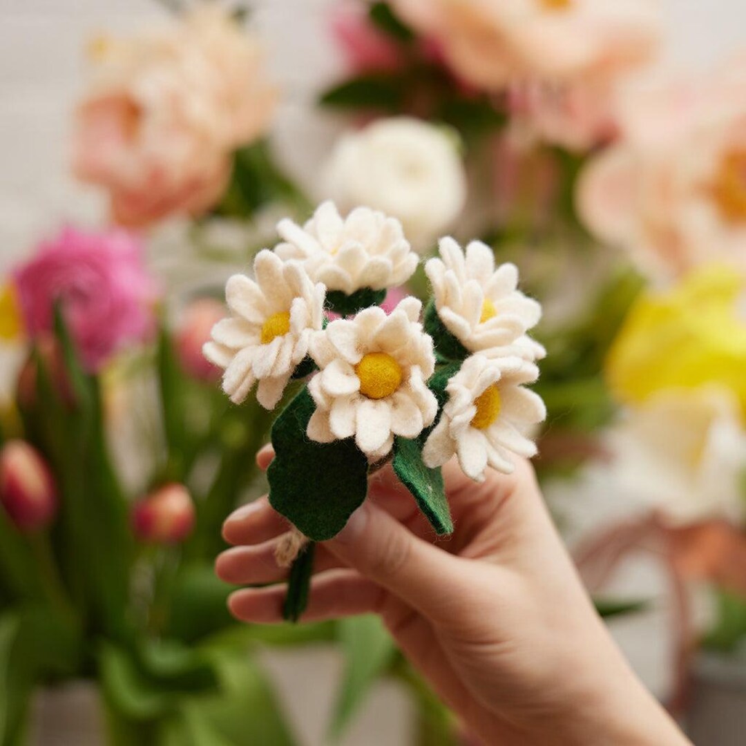 Spring Daisy Flower Bouquet With Vase, Hand Felted Springtime Blooms ...
