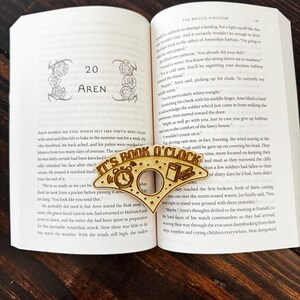 Book Page Holder, Thumb Ring Holder, Thumb Bookmark, Cute Bookish Gift ...