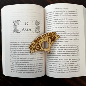 Book Page Holder, Thumb Ring Holder, Thumb Bookmark, Cute Bookish Gift ...