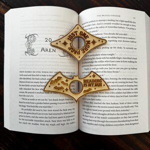 Book Page Holder, Thumb Ring Holder, Thumb Bookmark, Cute Bookish Gift ...