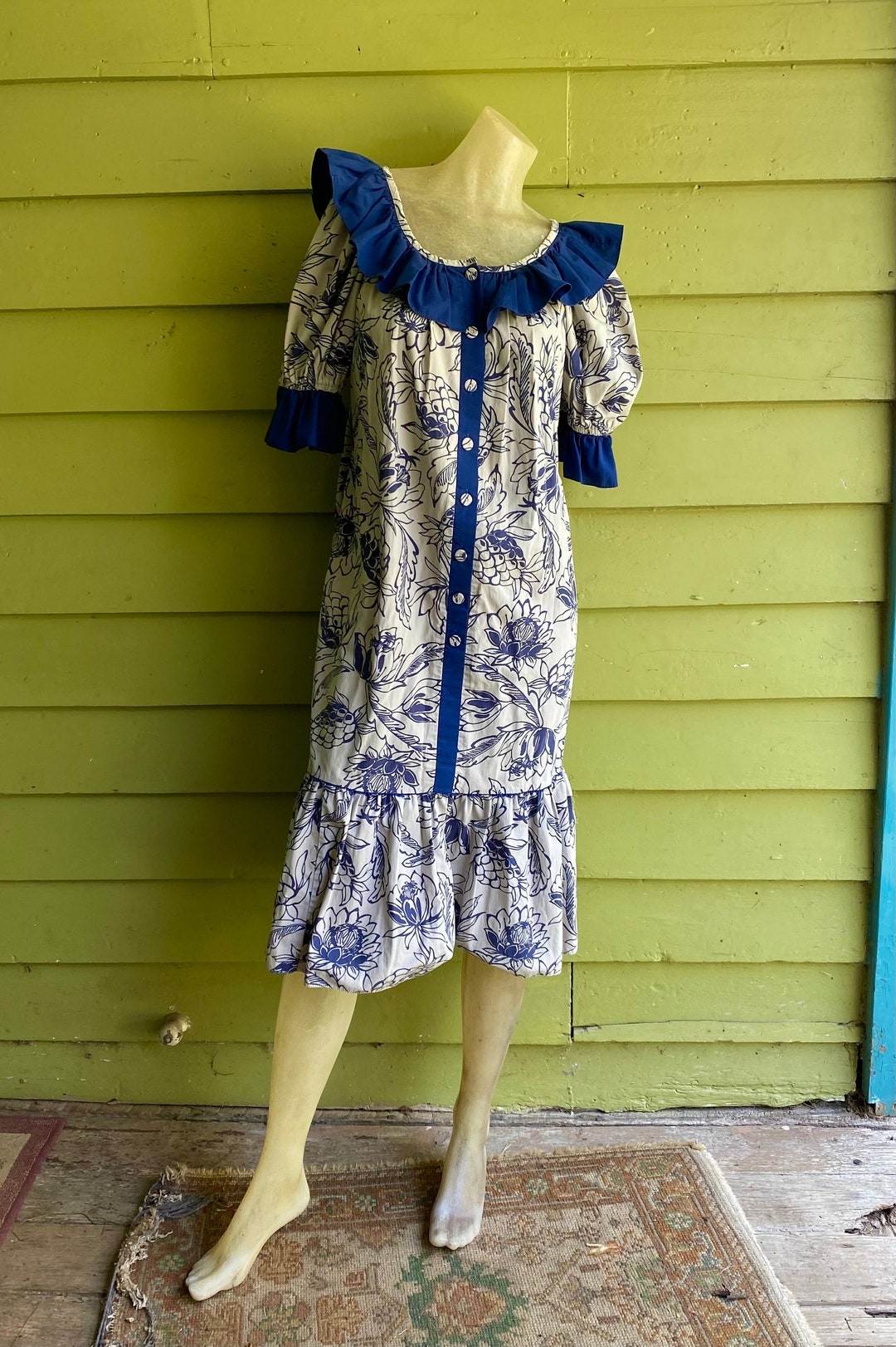Vintage Made in Hawaii Beautiful Flowered Cotton Mumu - Etsy