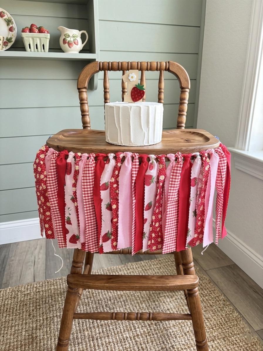 Strawberry High Chair Banner: Berry First Birthday Fabric Garland - Etsy