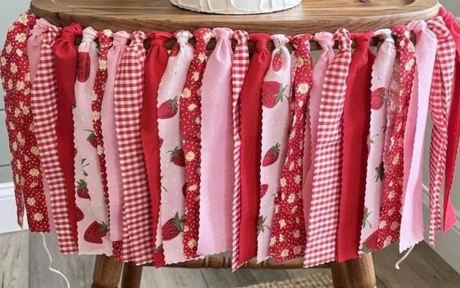Strawberry High Chair Banner: Berry First Birthday Fabric Garland - Etsy