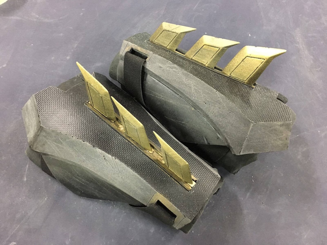 Man in the Shadow Tactical Gauntlets Cosplay - Etsy